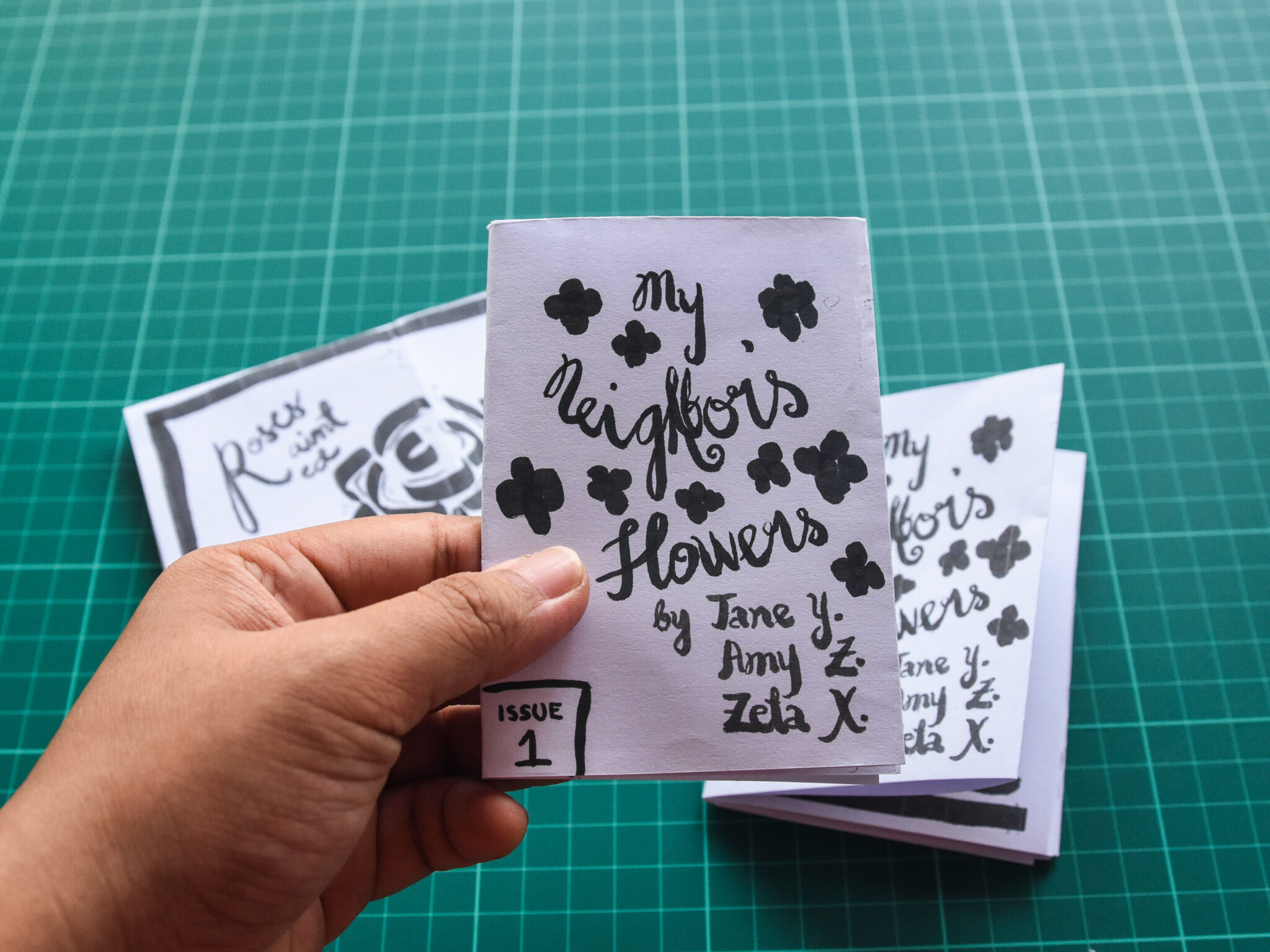 Exemplos de fanzine para imprimir e inspiração de design